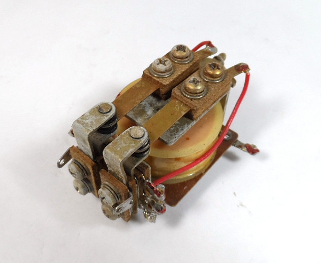 Collins 30S-1, Relay from Rear of Power Supply Fuse Shelf K201 Step ...