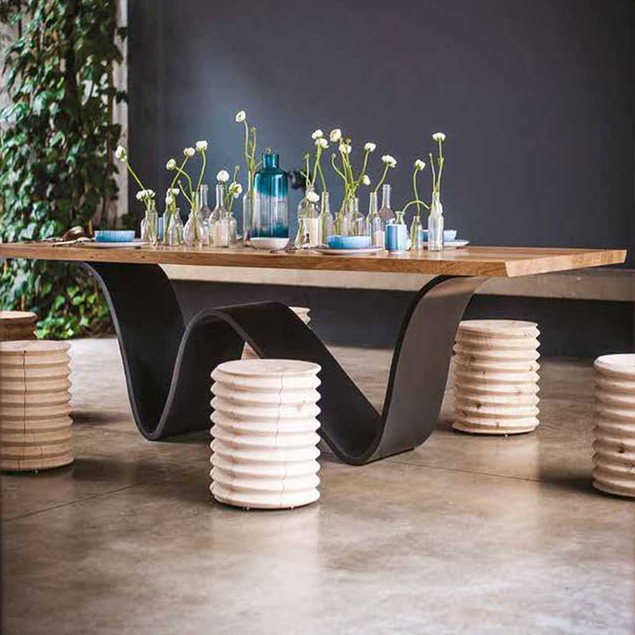 Bree E Onda Dining Table: Elegant and Functional