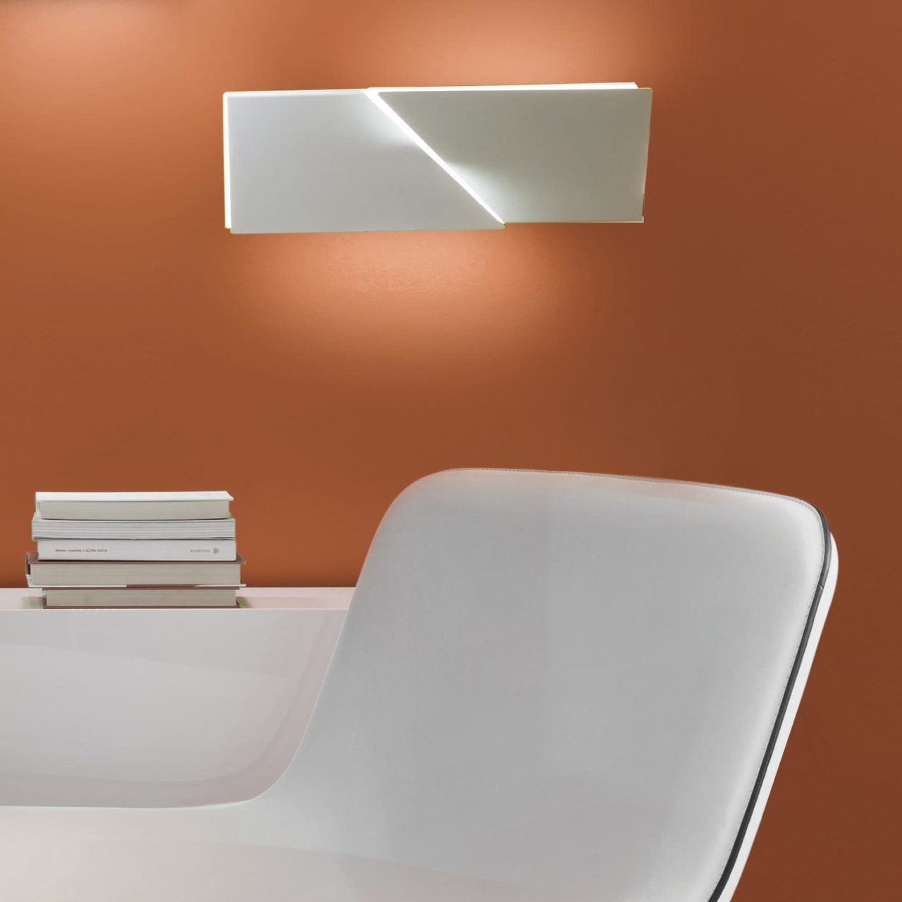 WALL SHADOW LAMP – Sleek White Wall Sconce for Soft Light