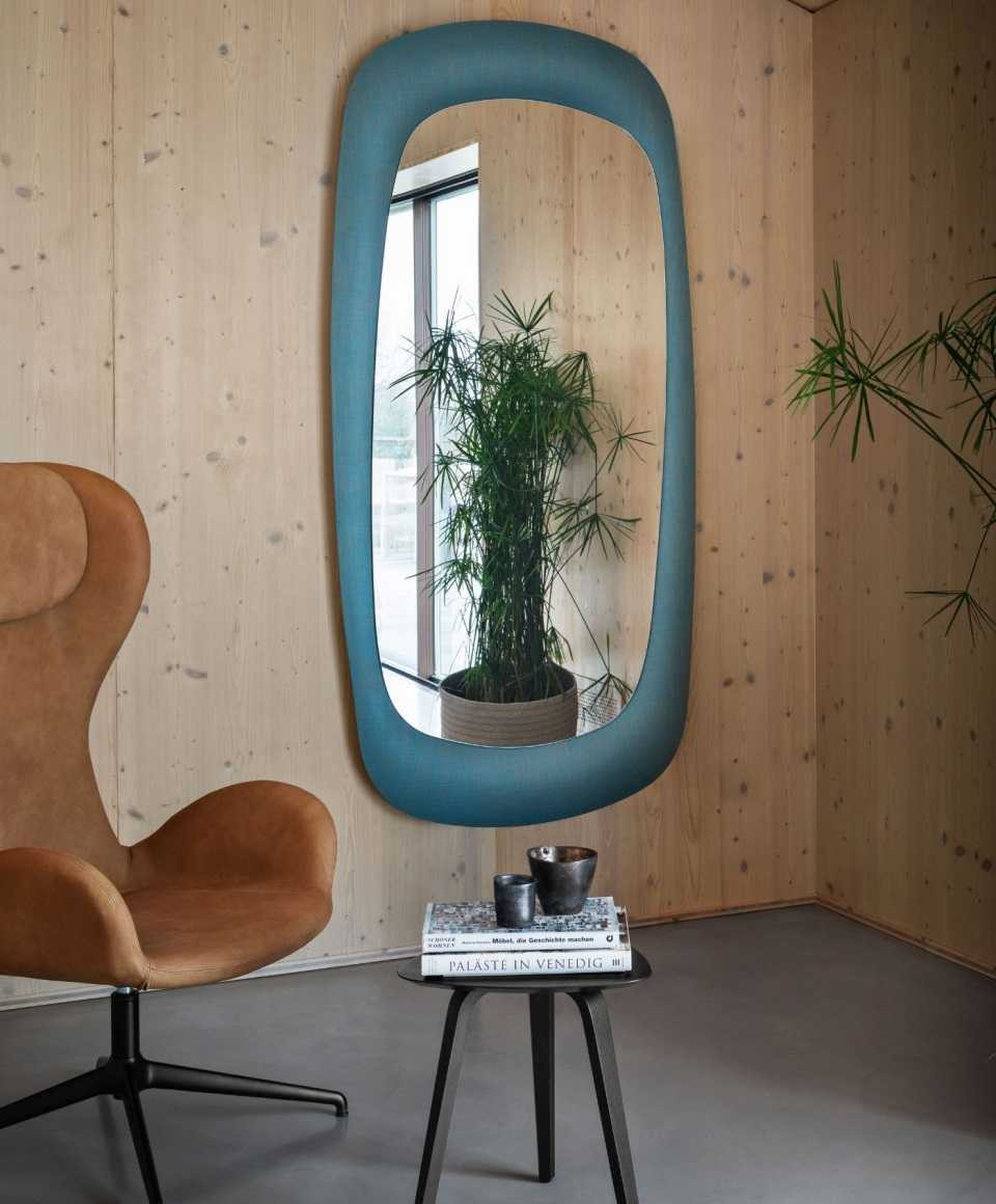 Bold leather framedmirror | Mondo Collection