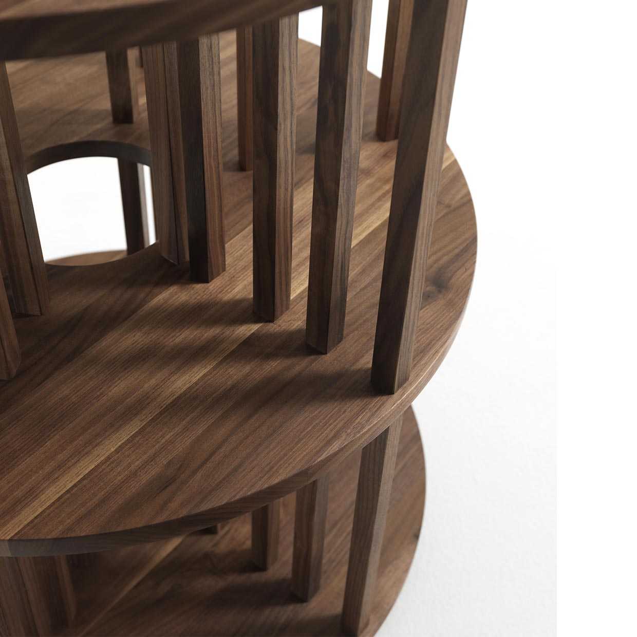 Pillar Bookshelf: Showcase Your Collection with Elegance