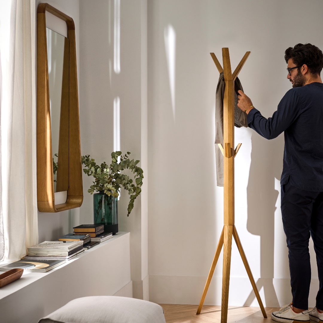 Hang Stand Hanger- www.mondocollection.com