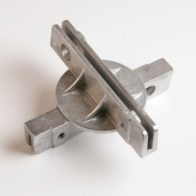 5.5" Sign to Sign Aluminum Mount 90 deg. Crosspiece