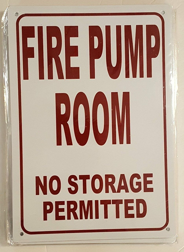 FIRE PUMP DISCONNECT SWITCH IS LOCATED IN THIS ROOM Sign