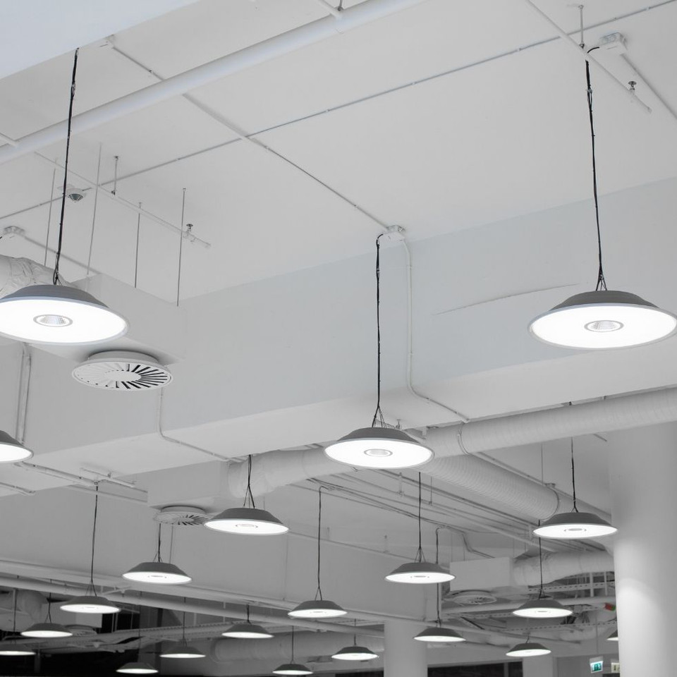 5 Benefits of LED Lights for Commercial Applications - Induction ...