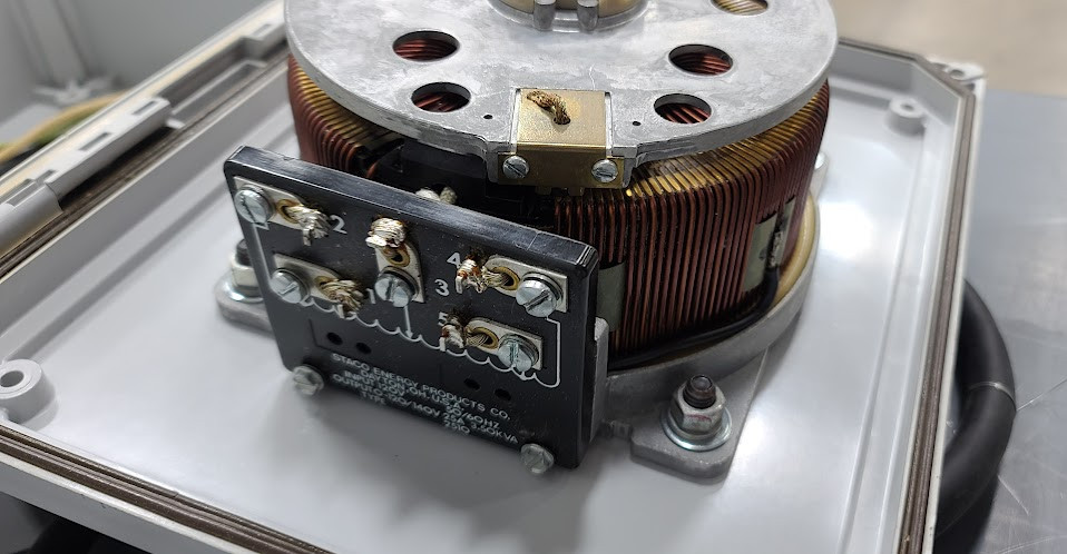 Staco 120V In 0-140V Out 25 Amp 3.5kVA Variable Transformer 2510