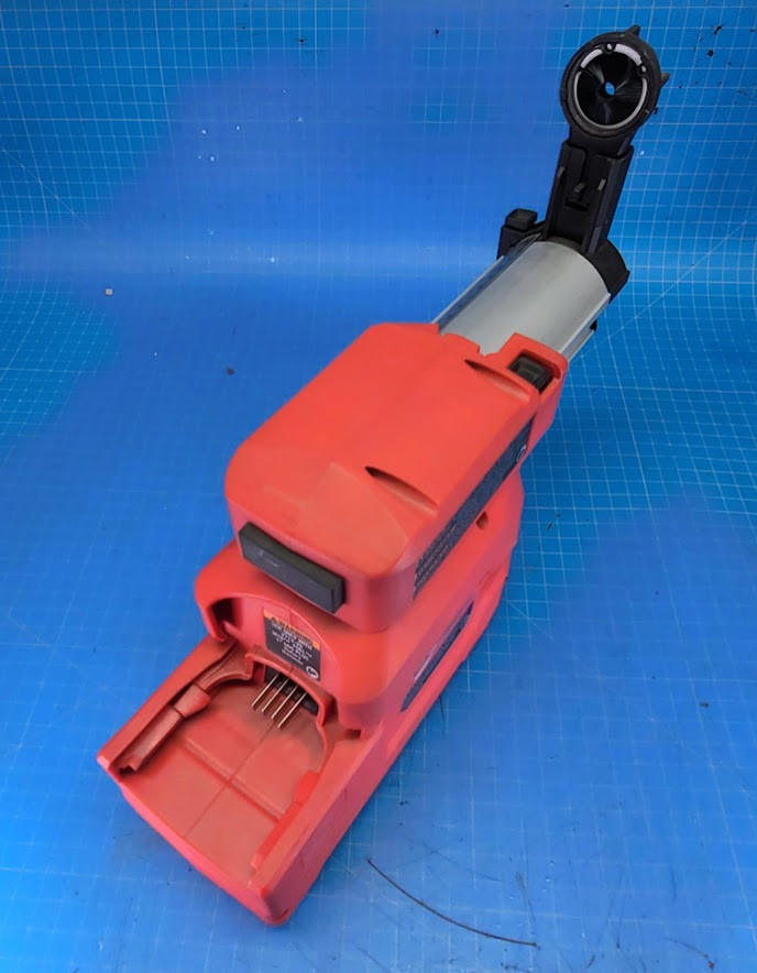 Milwaukee M18 HAMMERVAC Dedicated Dust Extractor 2712-DE Tool Only