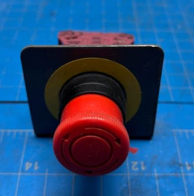 Idec 22mm Emergency Stop Button Switch HW-CB11