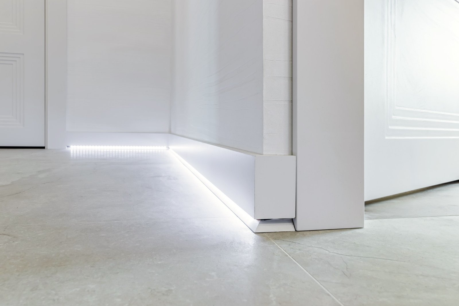Skirting Board LEDs | A Modern Interior Lighting Solution ...