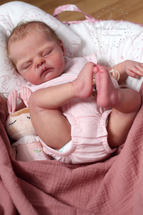Adelaide Reborn Vinyl Doll Kit by Samantha Gregory 18-19"