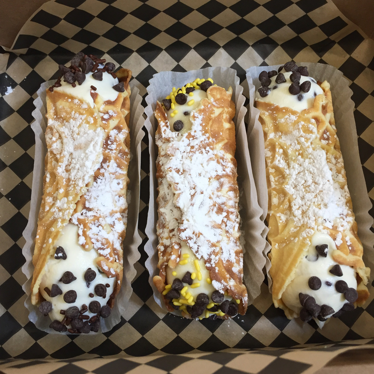 HOLY CANNOLI! - Lisas Rum Cake