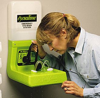 What Is an Emergency Eyewash Station? - SafetyCompany.com