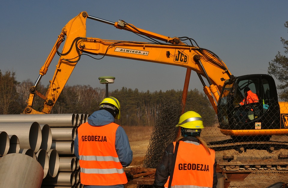 Safety Tips to Follow When Working Around Heavy Equipment ...