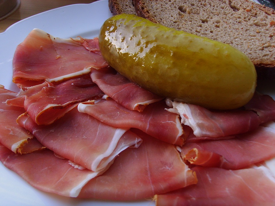 Ham and Other Cured Meats May Aggravate Asthma - SafetyCompany.com