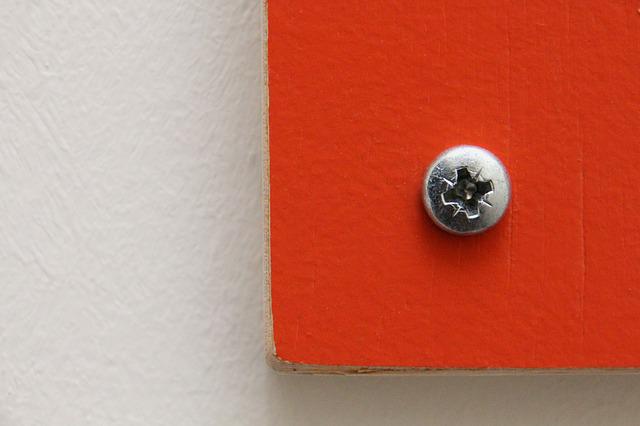 How to Install Screws Without Splitting Wood - SafetyCompany.com