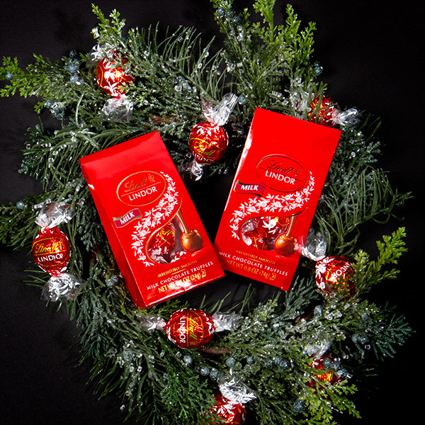 Lindt Lindor Truffles - Milk Chocolate Mini Bags - 24ct Display Box