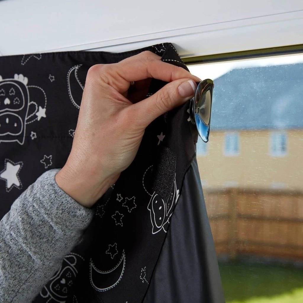 Tommee Tippee Sleeptight Portable Blackout Blind | Blackout & Travel ...