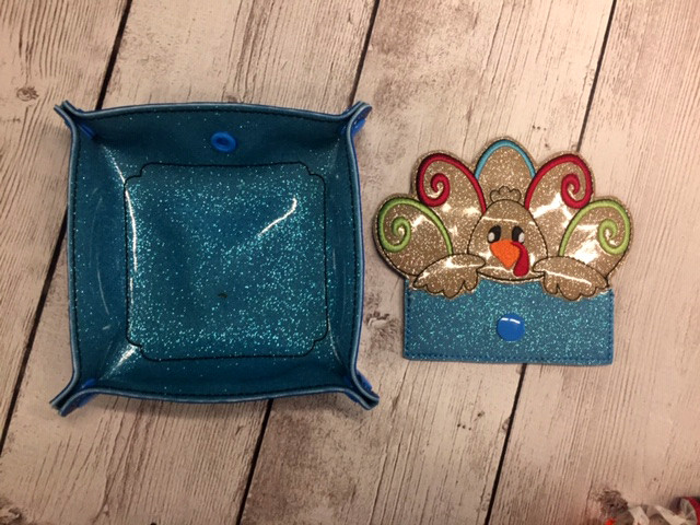 Turkey Peeker Snap Tray Embroidery Design - In The Hoop