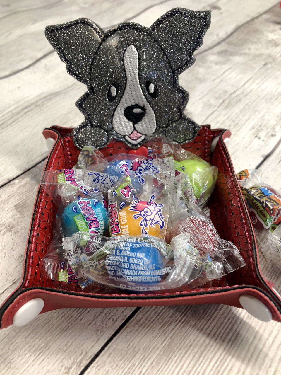 In The Hoop Border Collie Peeker Snap Tray Embroidery
