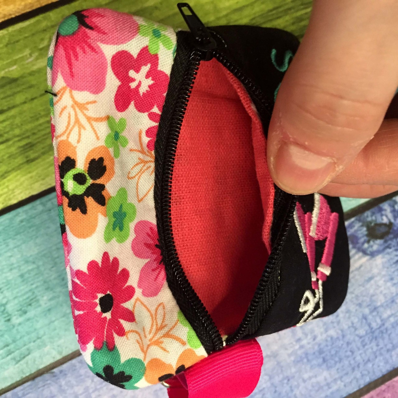 In The Hoop Zippered Earbud Case Embroidery Design