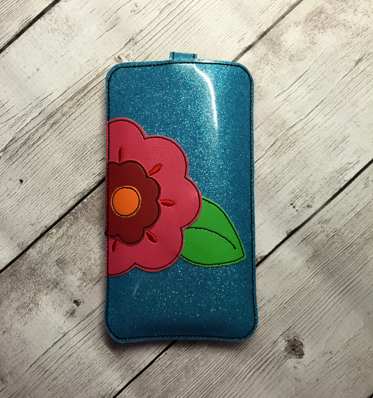 In The Hoop Floral Cell Phone/Ipod Case Embroidery Machine Design ...