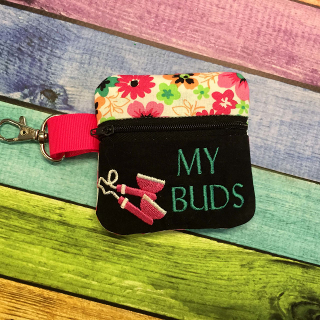 In The Hoop Zippered Earbud Case Embroidery Design