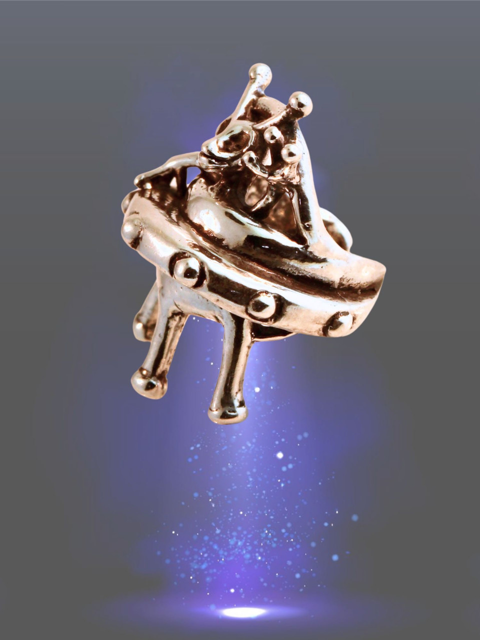 Peace Alien Flying Saucer Ear Cuff Bajoran with Abducted Cow - Silver ...