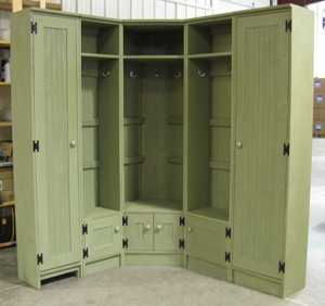 CUSTOM - Corner Locker Setup | Custom Wood Locker | Sawdust City Custom ...