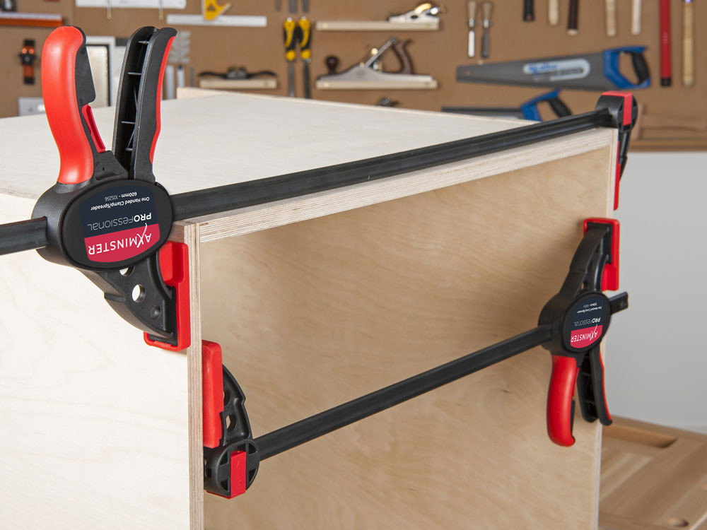 One Handed Clamp | Axminster Professional
