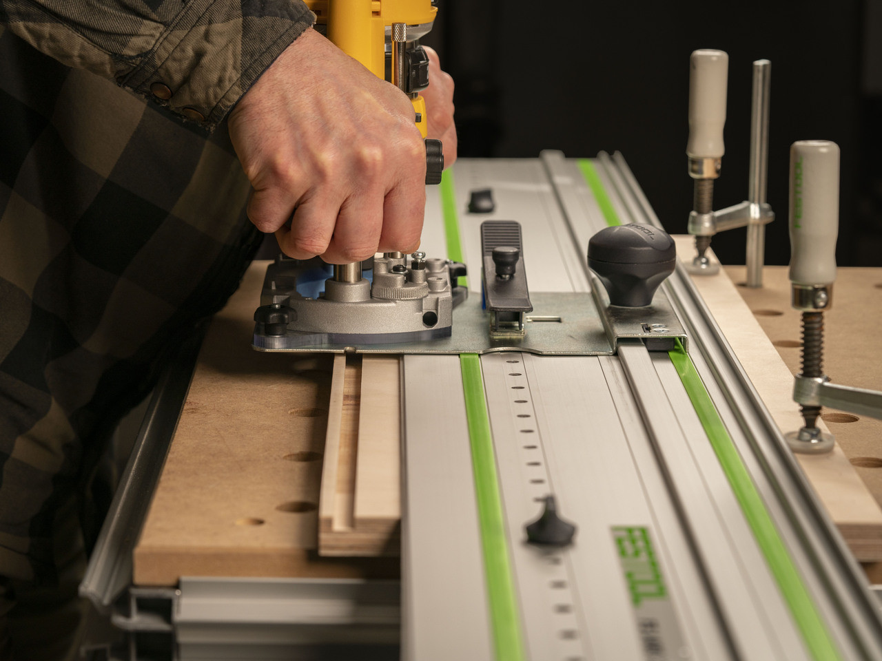 LR 32 Guide Plate Adapter Kit for Dewalt Compact Routers