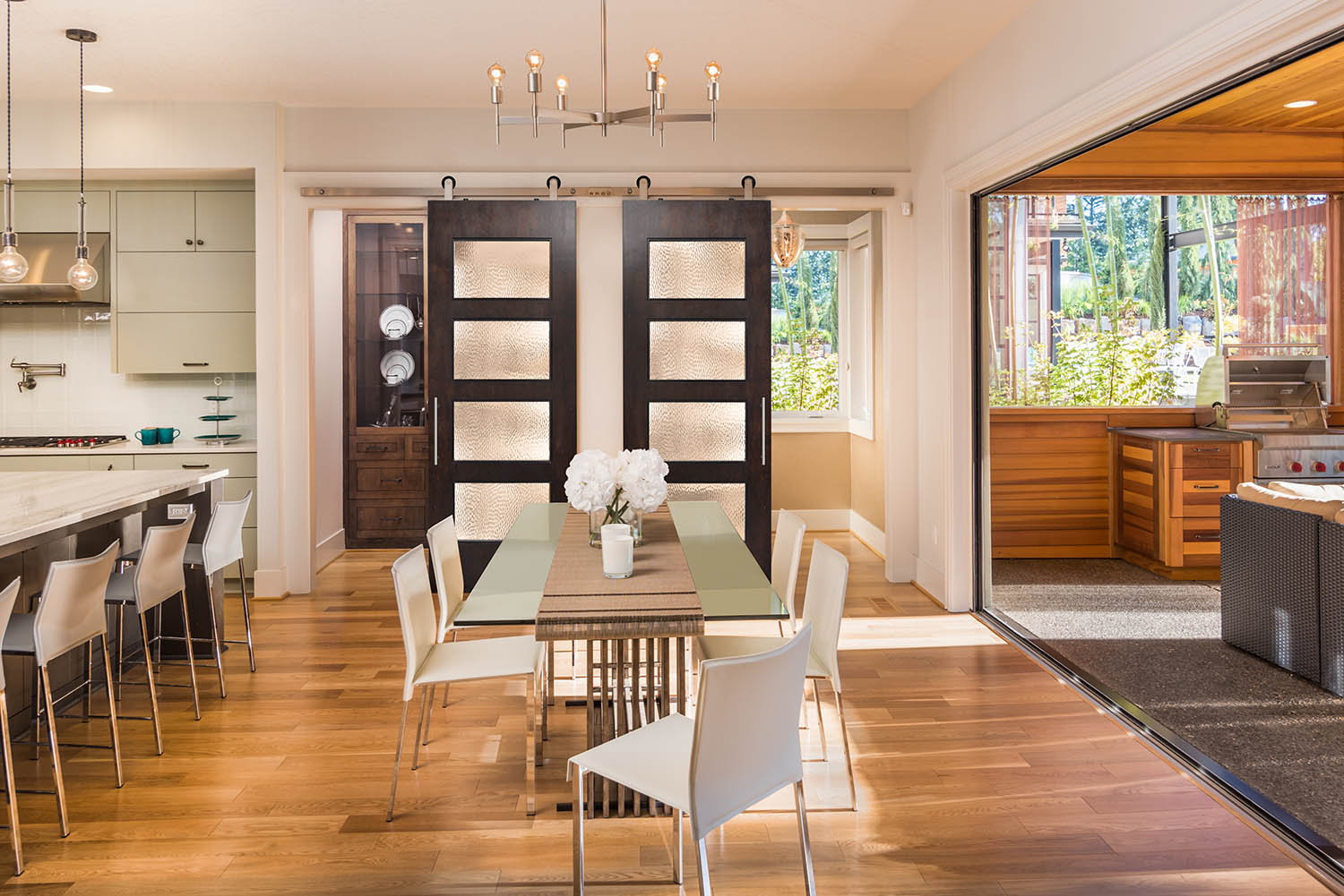 How to Maximize Space in Your Home - BarnDoorz.com