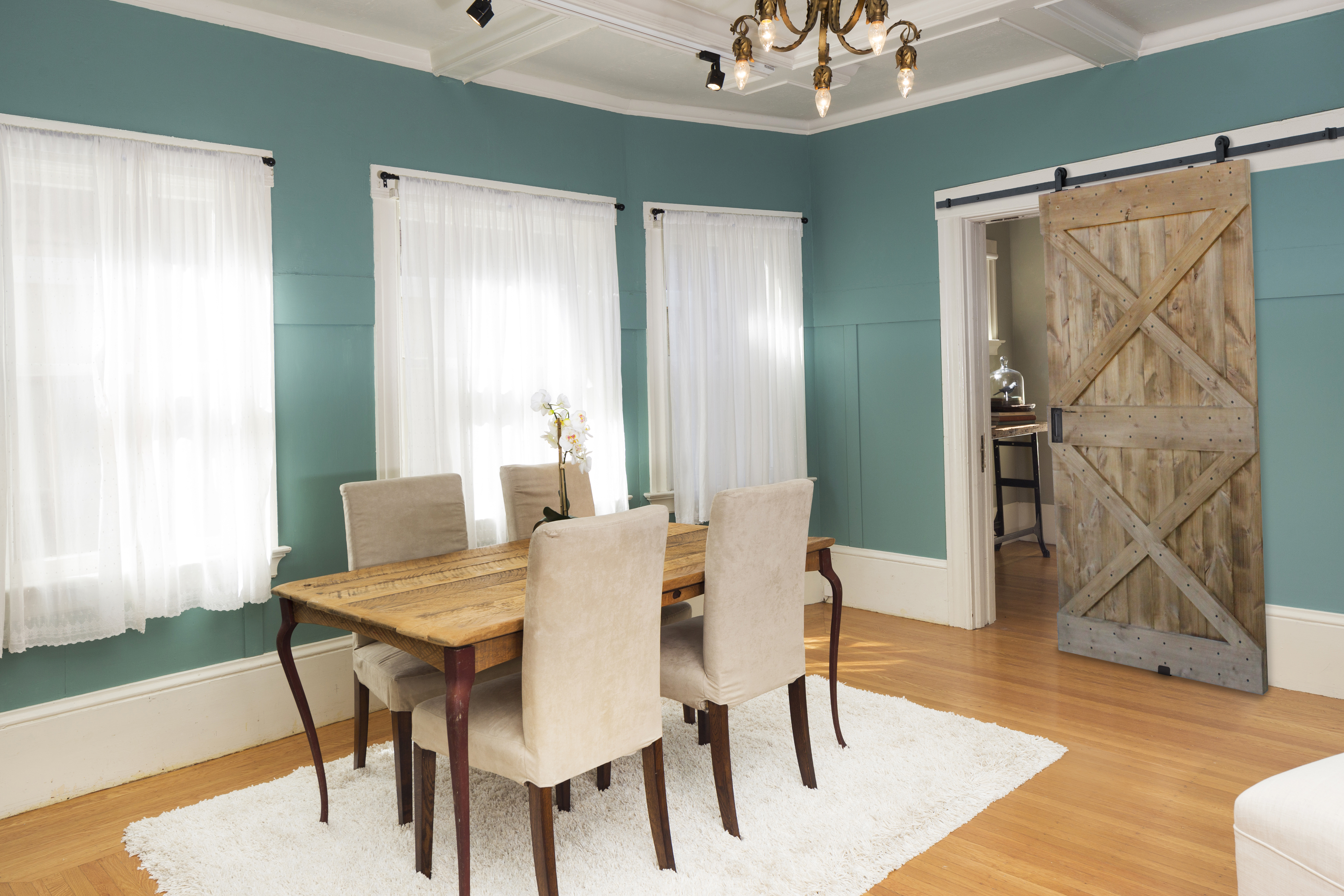 A Guide to Interior Design Styles: Traditional - BarnDoorz.com