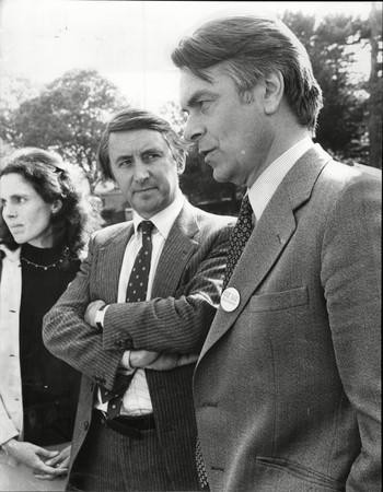 39050868-MP s David Steel and David Owen with wife Debbie Owen ...