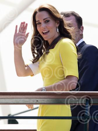 33460636-THE DUCHESS OF CAMBRIDGE AT WIMBLEDON. PICTURE MURRAY SANDERS ...
