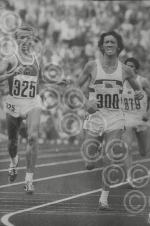 32497393-Athlete Ian McCafferty wins 3rd heat of the 1972 Olympic Games L-R, Dave Bedford, Ian ...