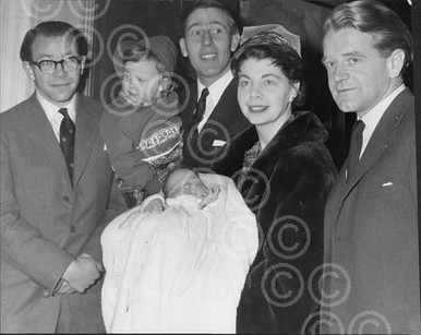 32607556-Athlete Sir Roger Bannister with his wife Lady Moyra Bannister ...