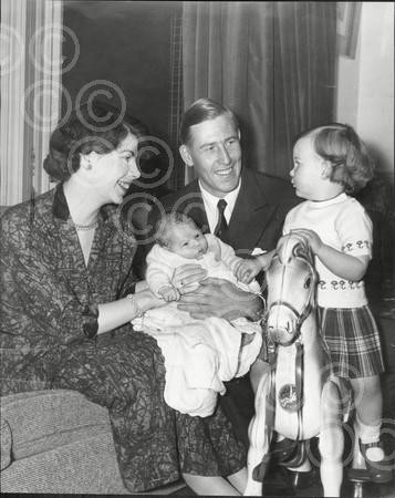 32607916-Athlete Sir Roger Bannister and wife Lady Moyra Bannister and ...