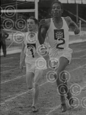 34375887-Arthur Wint, runner, in action, 1952. . REXSCANPIX. - Newsprints