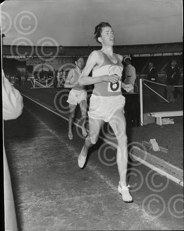 34454232-Athlete Mike Bullivant, record breaking six mile run in the ...