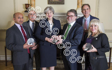 35816817-DAILY MAIL HEALTH HERO AWARDS. PRIME MINISTER THERESA MAY WITH ...