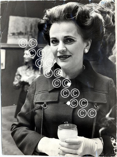 37397428-Margaret, Duchess of Argyll 1912 -1993 at the Louis Feraud ...