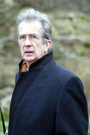 39120531-Bill Rodgers Lord Rodgers arrives at the funeral of Lord Roy ...