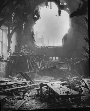 38389156-Bomb damage in the Elizabethan Dining Hall of The Temple hit ...