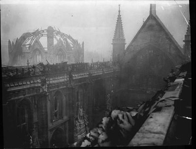 38389228-The burnt out banquetting hall and the City Council Chambers ...