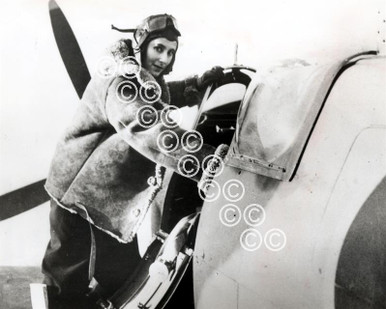 35546868-A pilot from the Women of the Air Transport Auxiliary Service ...