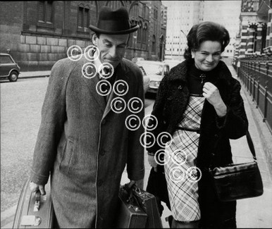 40005295-MP Jeremy Thorpe with wife Mrs Marion Thorpe (1926-2014) 26/02 ...