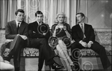 33340089-Party for the stars of the film The Victors at the Dorchester ...