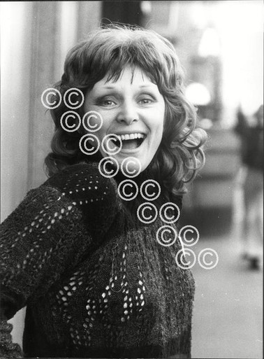 34778604-Valerie Walsh, actress singer, 1978. . . - Newsprints
