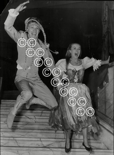 34873009-Tommy Steele, Actor as Buttons in Cinderella pantomime with ...