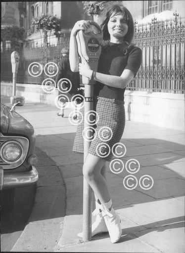 34887642-Caroline Villiers, actress, pianist and Swordfighter ...